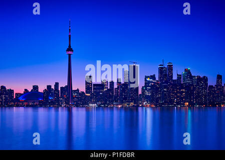 Toronto Skyline at spring sunset Stock Photo - Alamy