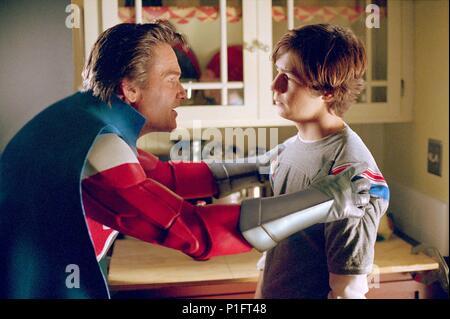 Kurt Russell & Michael Angarano Film: Sky High (USA 2005) Characters ...