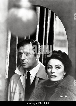 UN SOIR UN TRAIN (1968) YVES MONTAND, ANOUK AIMEE, ANDREW DELVAUX (DIR ...