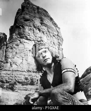 APACHE 1954 Hecht-Lancaster film with Burt Lancaster Stock Photo - Alamy