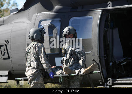 Soldiers from the 1st Battalion, 189th General Support Aviation ...
