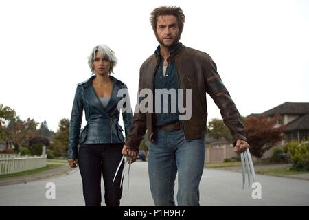 JACKMAN,BERRY, X-MEN: THE LAST STAND: X-MEN 3, 2006 Stock Photo - Alamy