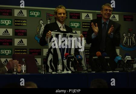 Alessandro Nivola & Marcel Iures Film: Goal! (2005) Characters: Gavin ...