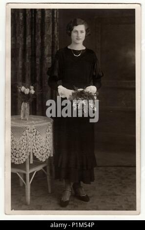 1940's vintage, lady in 40's costume, Welshpool 40's weekend Stock ...