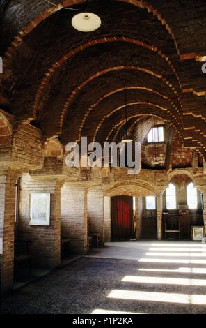 Casa / Bellesguard house (Gaudí); modernist interior and vestibule ...