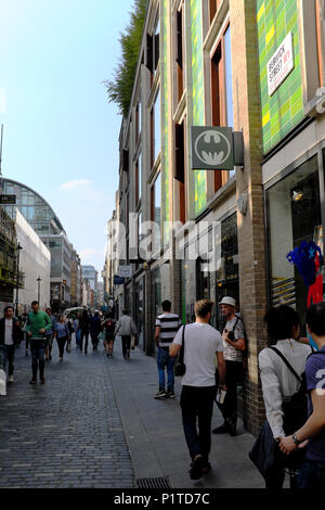 Shops & sightseeing, Berwick Street, Soho, London, England, UK Stock ...