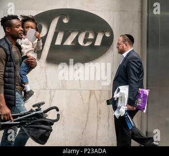 Pfizer World Headquarters Building in Midtown Manhattan of New York ...