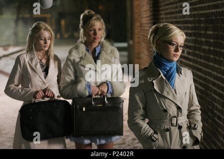 Original Film Title: DECOYS 2: ALIEN SEDUCTION. English Title: DECOYS 2 ...