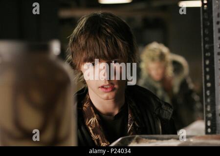 Original Film Title: DECOYS 2: ALIEN SEDUCTION. English Title: DECOYS 2 ...