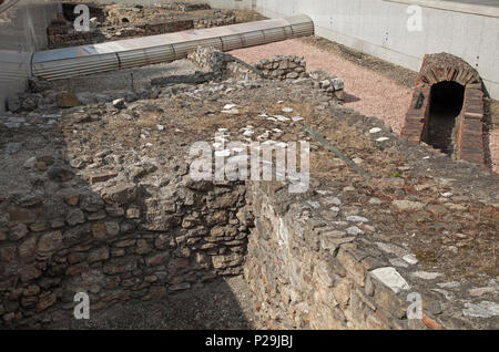 Roman ruins in Michaelerplatz Vienna Stock Photo - Alamy