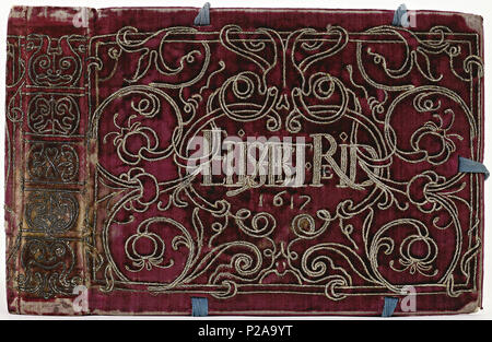 Band van rood fluweel met zilverdraad KONB12 76H4 Stock Photo - Alamy