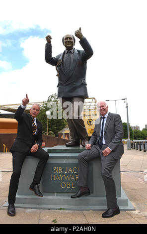 Wolverhampton Wanderers Football Club unveiled a statue of the clubs ...