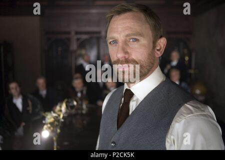 DANIEL CRAIG, THE GOLDEN COMPASS, 2007 Stock Photo - Alamy