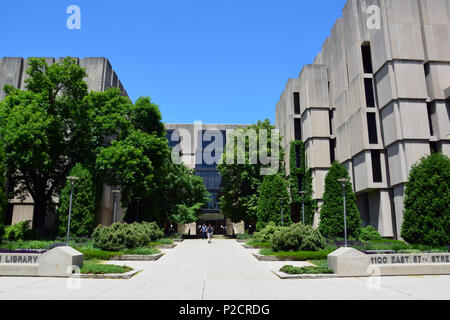 The Regenstein Library at the University of Chicago Stock Photo - Alamy