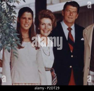 . English: Ronald Reagan, Patti Davis, Nancy Reagan, Ron Reagan and ...