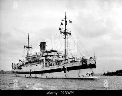 A starboard bow view of the hospital ship USNS COMFORT (T-AH-20 ...