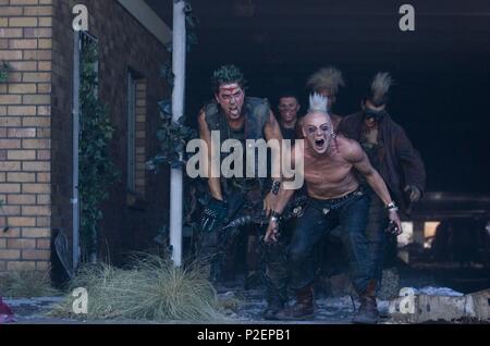 DOOMSDAY (2008) CRAIG CONWAY NEIL MARSHALL (DIR) DDSY 007 Stock Photo ...