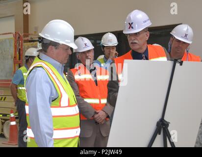 Tom Shull, Army & Air Force Exchange Service Director/CEO, addresses ...