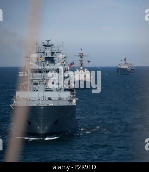Type 702 Berlin class replenishment ship 'Frankfurt am Main' sails into ...