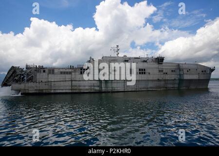 USNS Millinocket arrives in the Philippines. (20318992955 Stock Photo ...