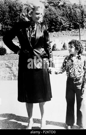 Gloria Year : 1980 USA Director : John Cassavetes Gena Rowlands, John ...