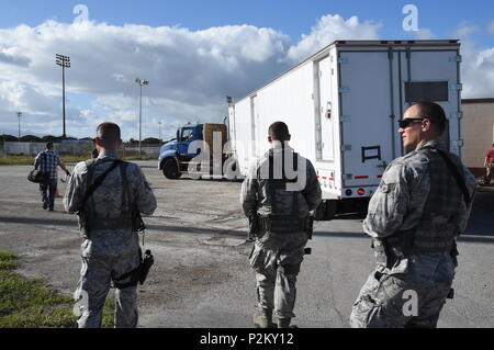 The 4th Space Operations Squadron mobile team execute a mobile space ...