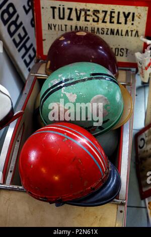 hungary, budapest, ecseri piac flea market Stock Photo - Alamy