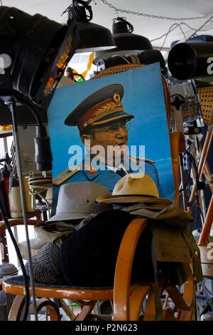 Hungary, Budapest, Ecseri Piac flea market Stock Photo - Alamy