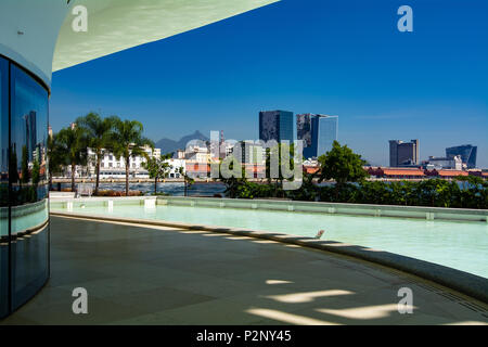 Rio de Janeiro, Brazil - 22 May 2026: View of a man eating a ...