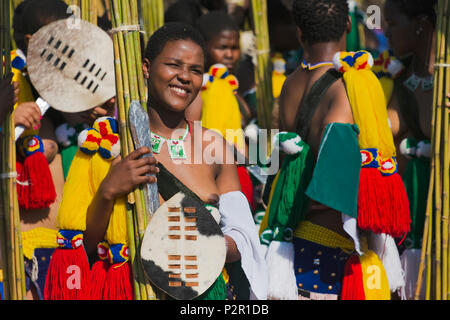 Swazi girls carrying reeds parade at Umhlanga (Reed Dance Festival ...