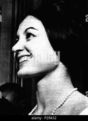 Portrait of the ballet dancer Carla Fracci, interviewed in her mansard ...