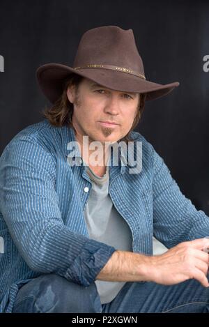 PETER CHELSOM, BILLY RAY CYRUS, HANNAH MONTANA: THE MOVIE, 2009 Stock ...