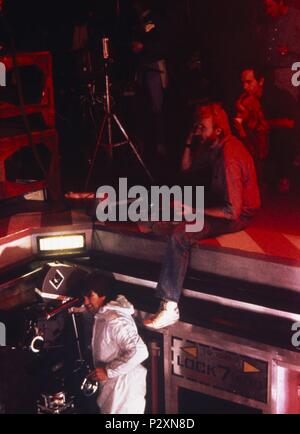 1986, Film Title: ALIENS, Director: JAMES CAMERON, Pictured: JAMES ...