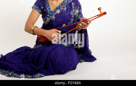 Gopichand, Indian single stringed instrument played by plucking the ...