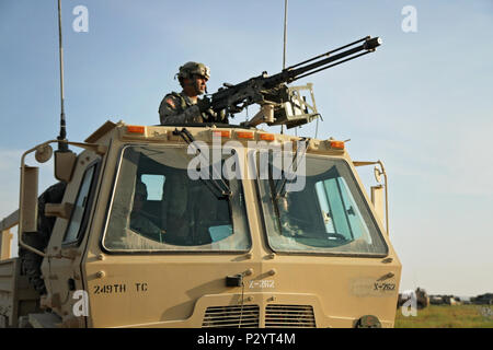 Soldiers from 636th Brigade Support Bn. and the 136th Military Police ...