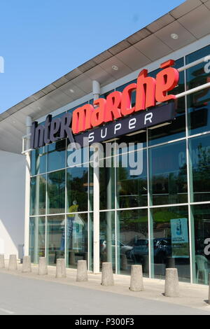 France - supermarket - Intermarché France Europe Stock Photo - Alamy