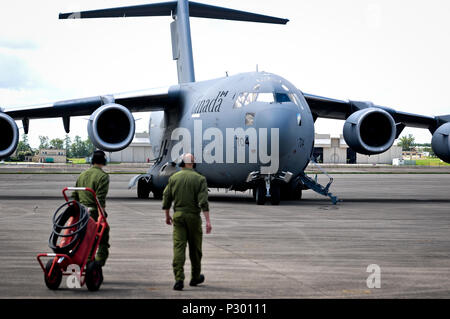 U.S. Army Soldiers in the 2-263rd Air Defense Artillery and 678th Air ...