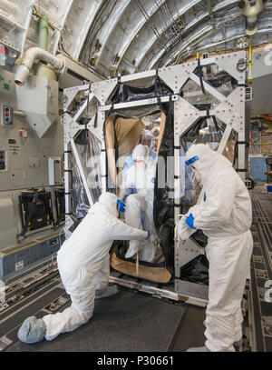 U.S. Air Force Individual Mobilization Augmentee (IMA) Airmen pause for ...