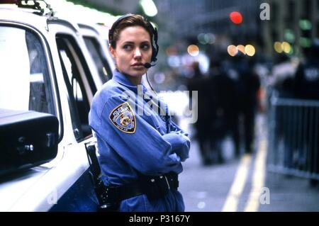 The Bone Collector Year: 1999 USA Denzel Washington, Angelina Jolie ...