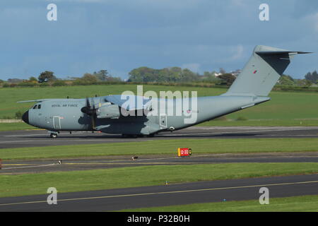 ZM414 RAF Royal Air Force Airbus A400M Atlas military plane circles ...