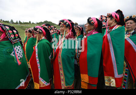 Xiaojin, China's Sichuan Province. 17th June, 2018. People of Tibetan ...