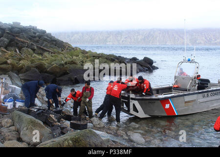 Coast Guard crewmembers work alongside New York State Department of ...