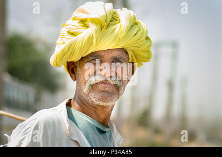 Portrait of a homeless indian man, india Stock Photo - Alamy