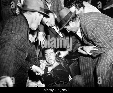 Scene With Gene Barry Film The War Of The Worlds (USA 1953) Characters ...