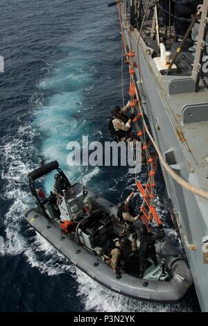 FS Forbin (D620), a Horizon-class air defence destroyer operated by the ...