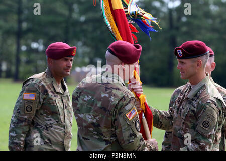 Col. Christopher Moretti, 82nd Airborne Division Artillery Commander ...