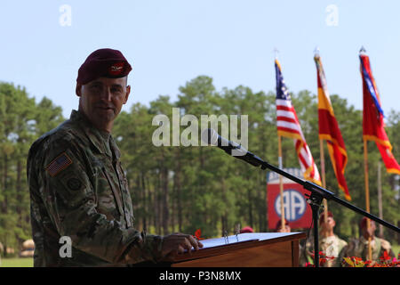 Col. Christopher Moretti, 82nd Airborne Division Artillery Commander ...