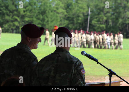 Col. Christopher Moretti, 82nd Airborne Division Artillery Commander ...