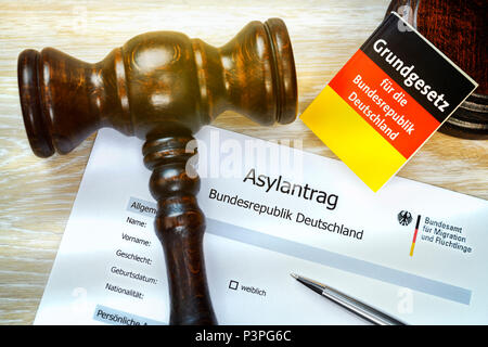 Asylantrag und Grundgesetz *** Asylum application and Basic Law Stock ...