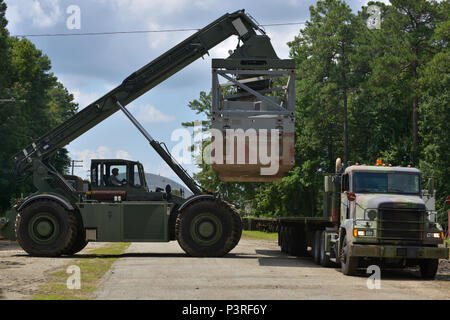 U.S. Army Rough Terrain Container Handler. RTCH Stock Photo - Alamy